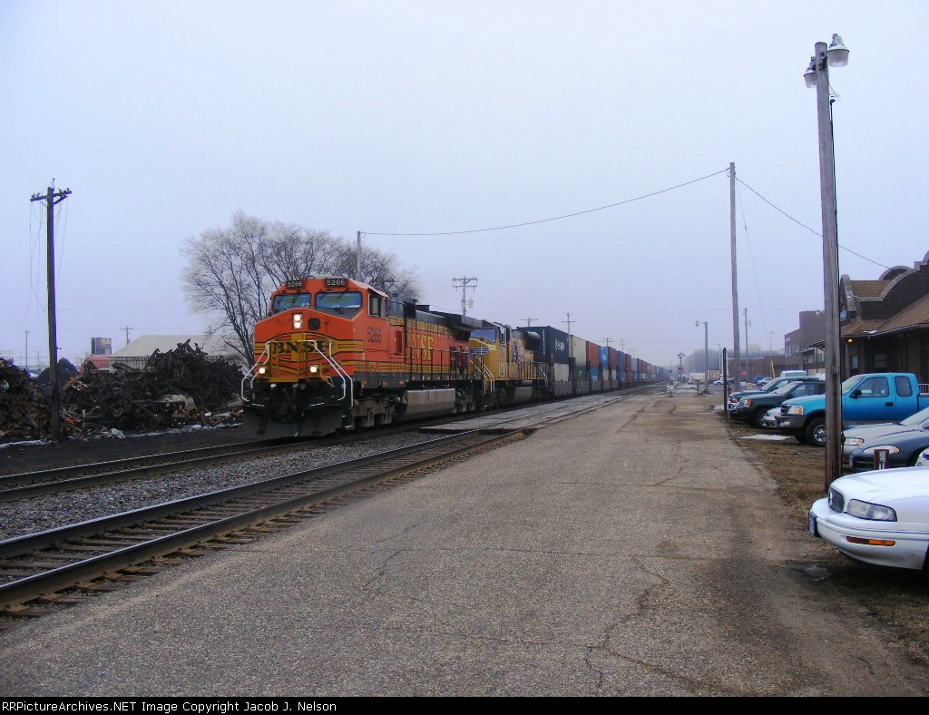 BNSF 5266